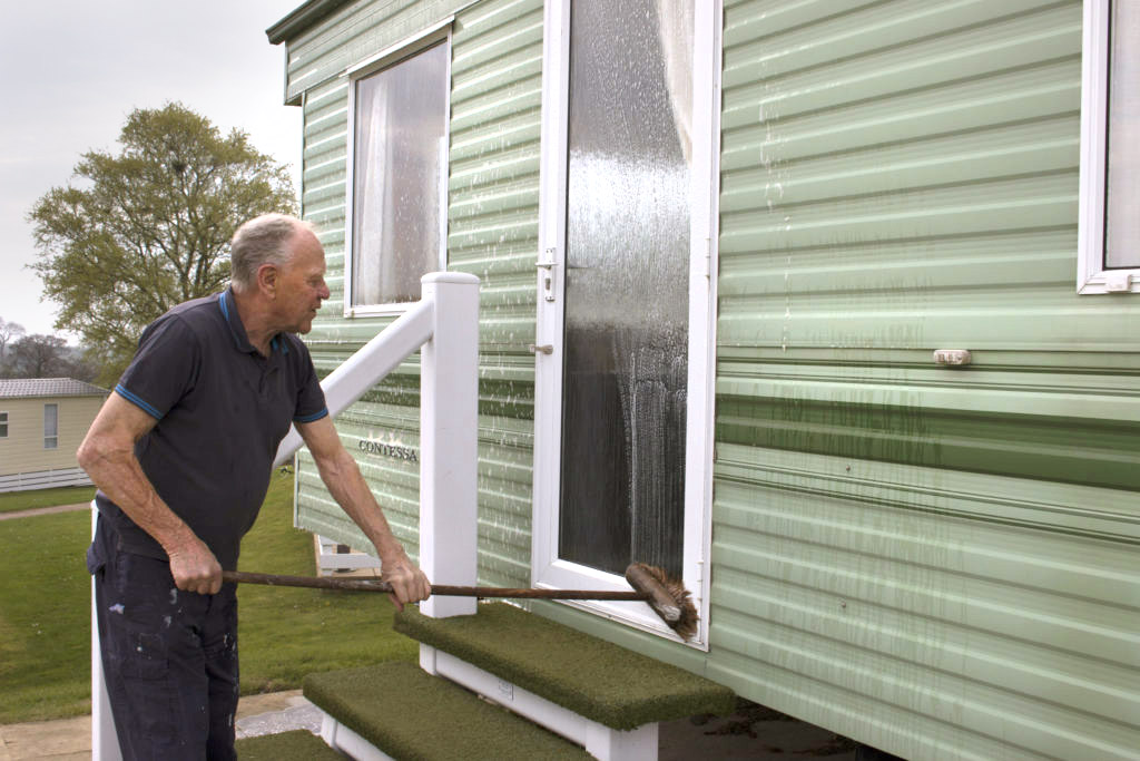 Top tips on cleaning your static caravan or lodge - Leisuredays News