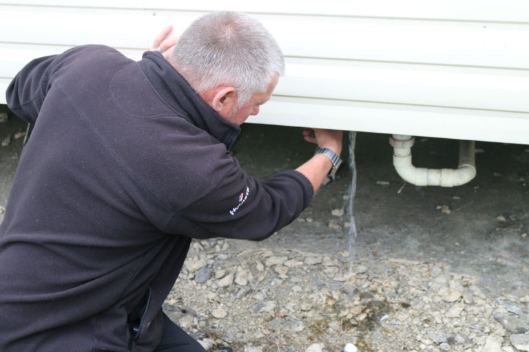 How to defrost frozen pipes in a static caravan - Leisuredays News