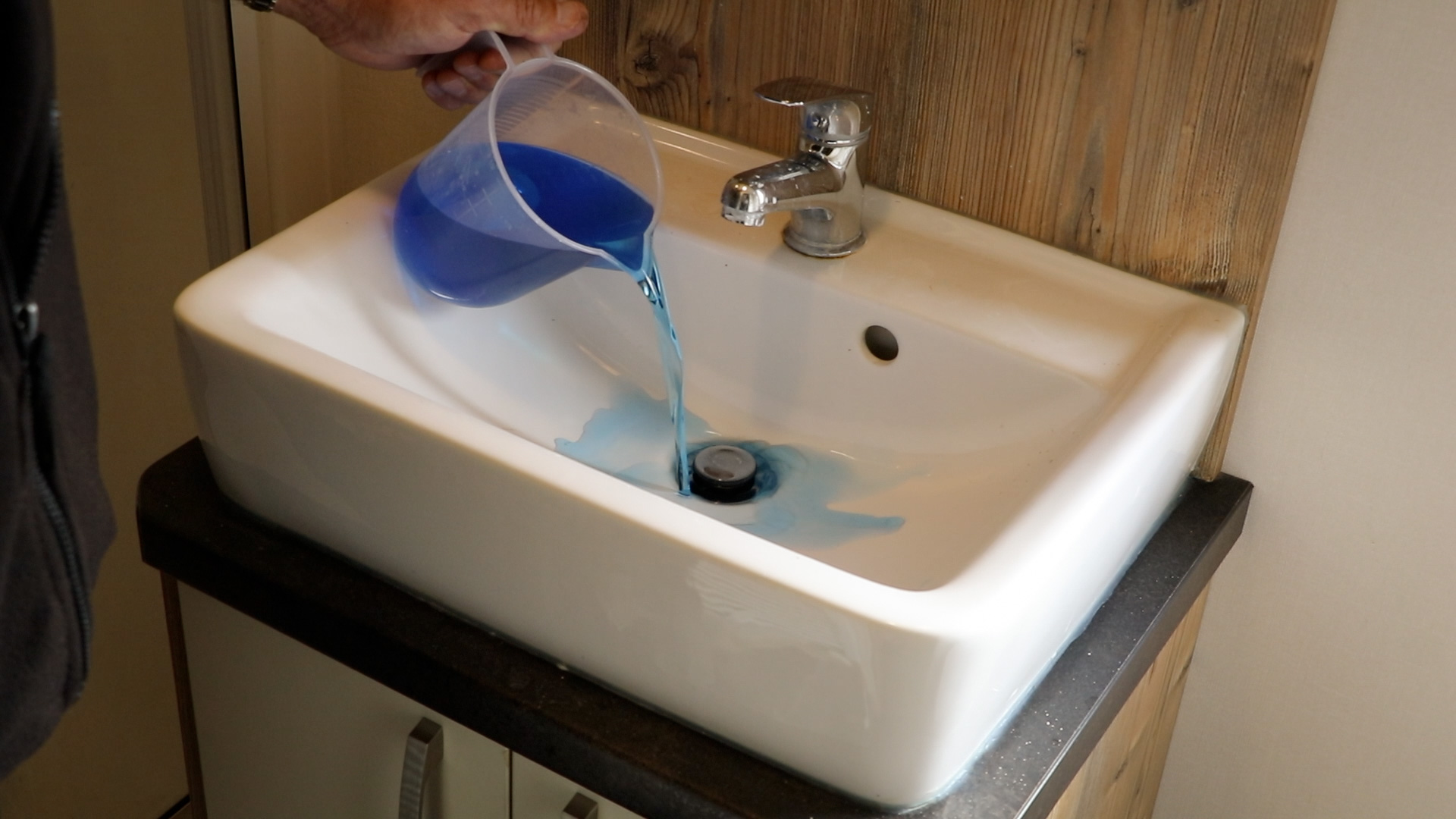 VIDEO: How to drain down your static caravan - Leisuredays News