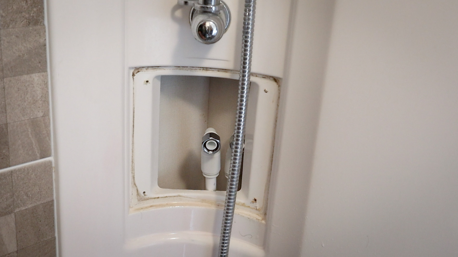 VIDEO: How to drain down your static caravan - Leisuredays News