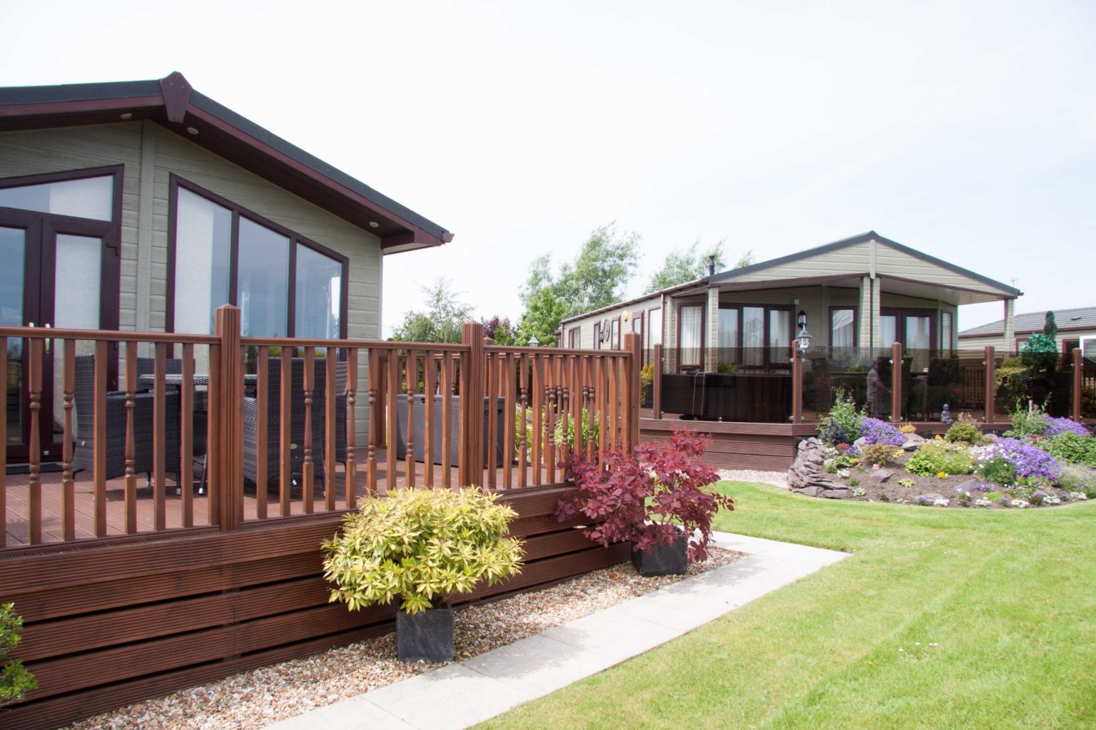A guide to static caravan decking - Leisuredays News