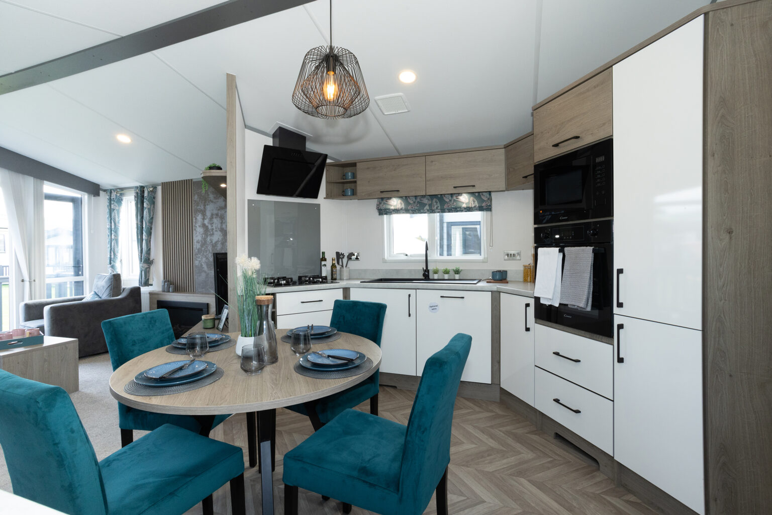 2024 Atlas Status 6 static caravan review - Leisuredays News