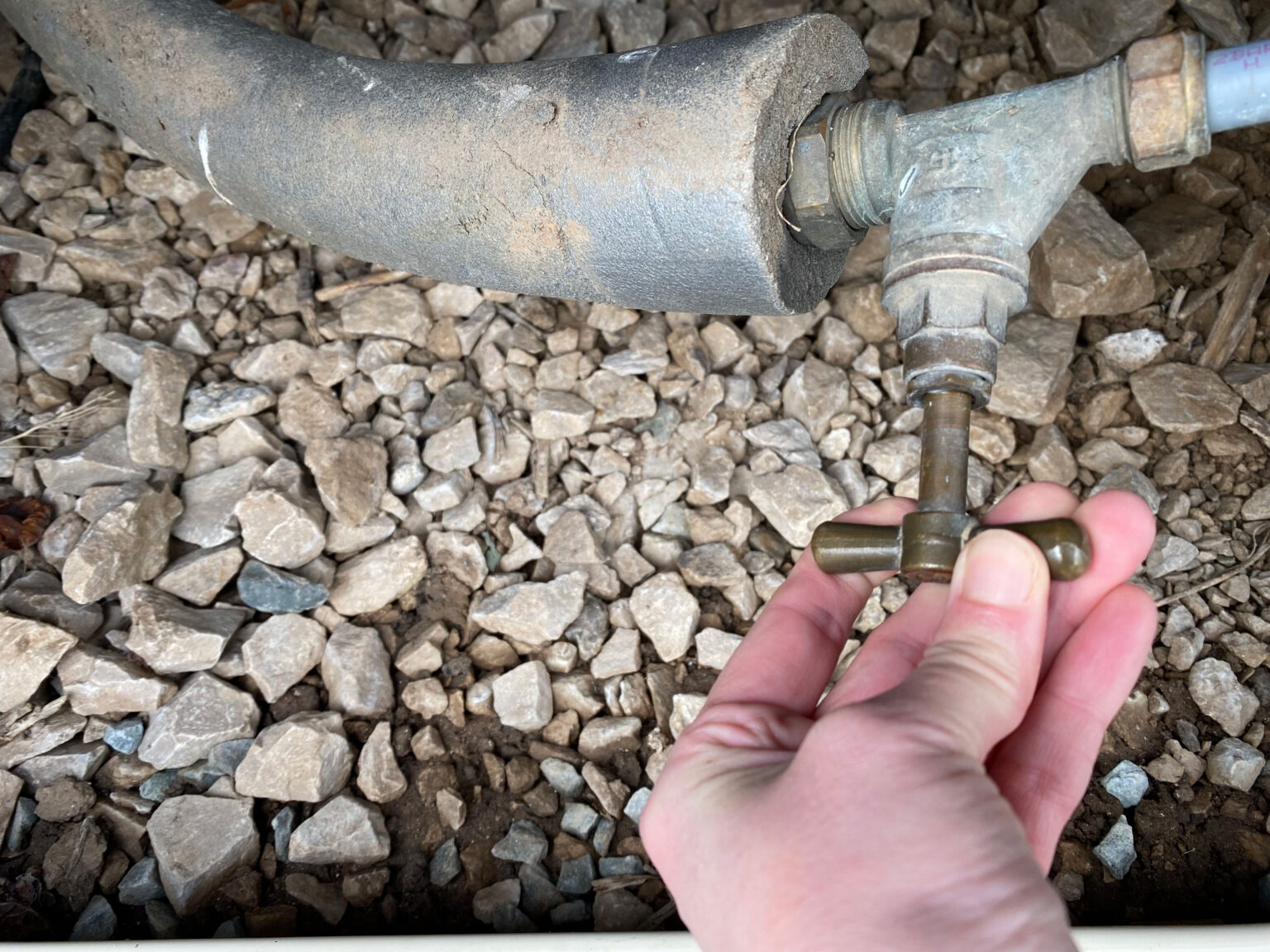 How to defrost frozen pipes in a static caravan - Leisuredays News